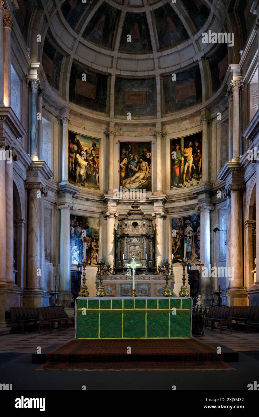 Interior view, choir, altar, monastery church Igreja Santa Maria de ...