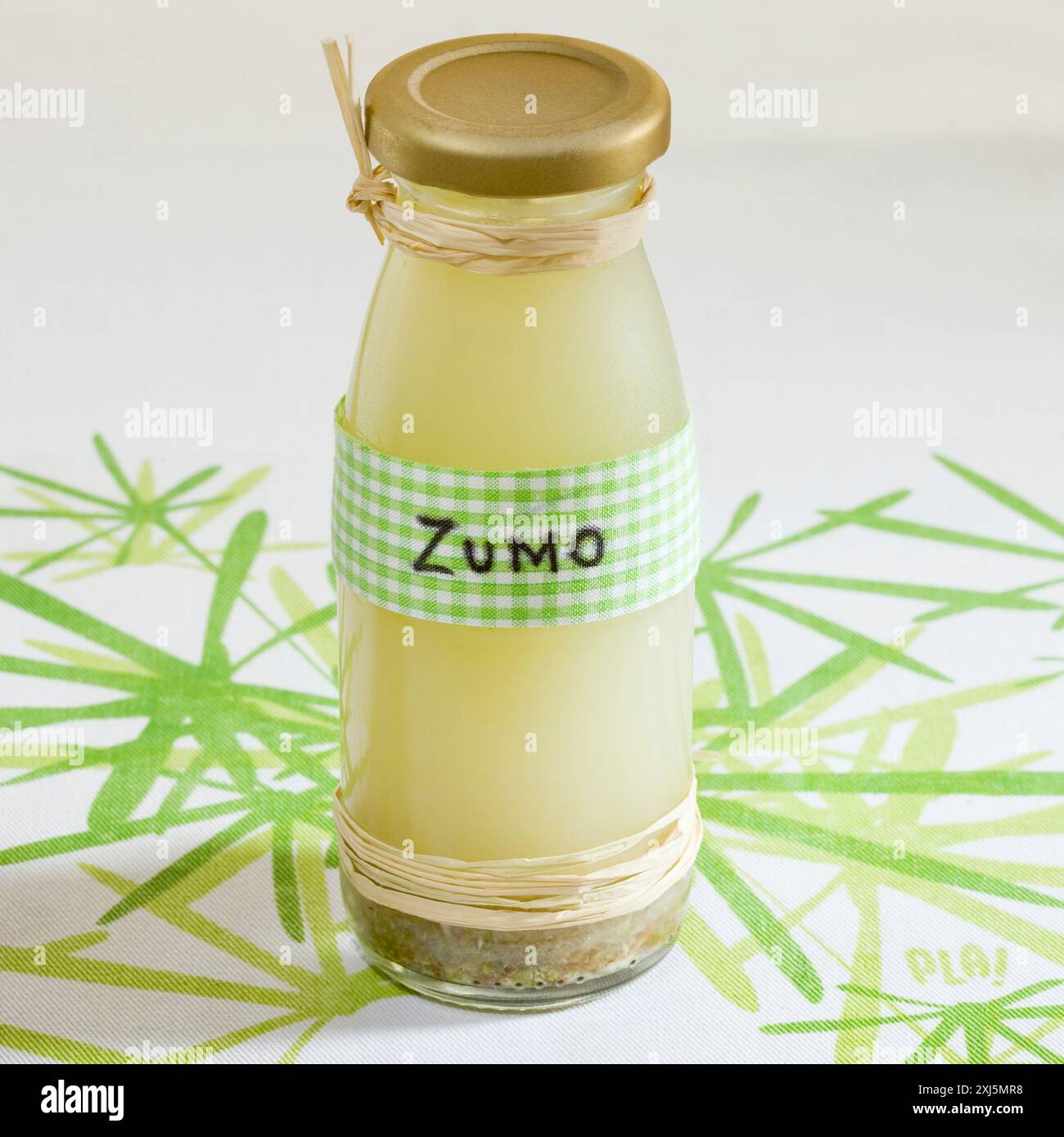 Wheat grain juice Stock Photo - Alamy