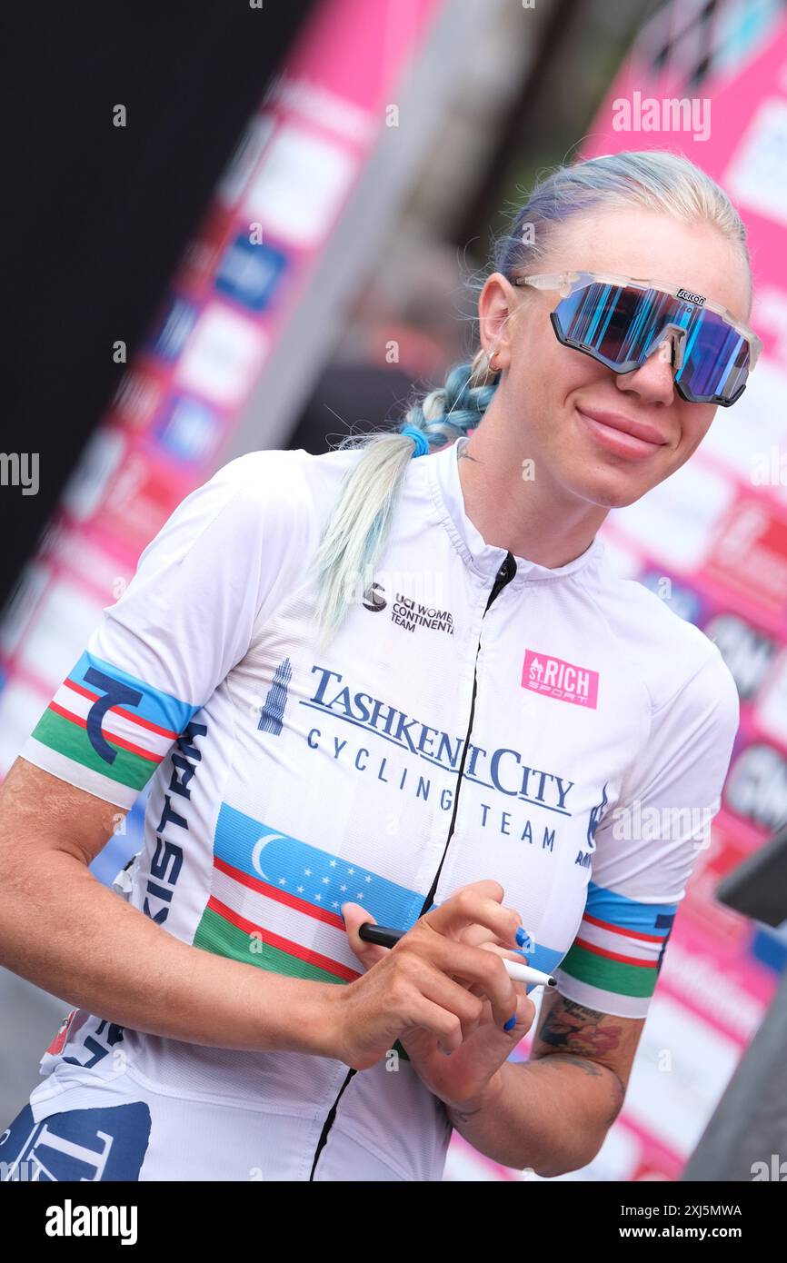 Tashkent city women professional cycling team hi-res stock photography ...