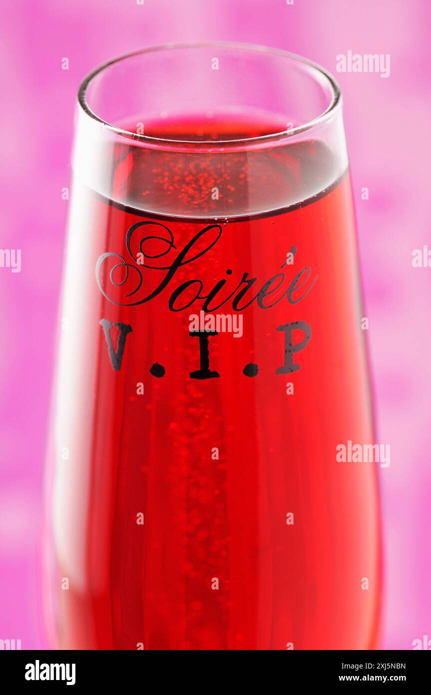 Rose champagne pink wine hi-res stock photography and images - Alamy