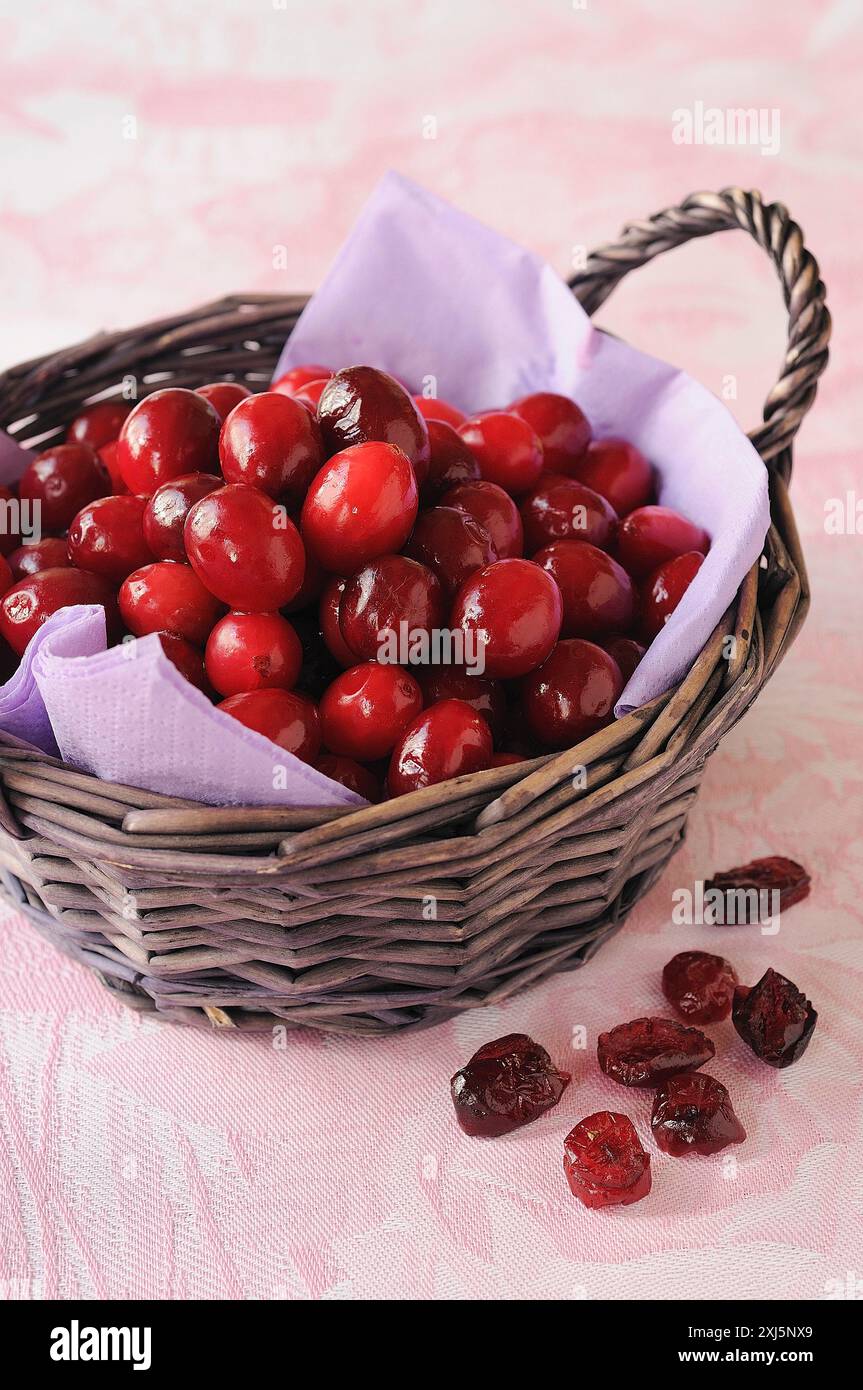 Basket fresh cranberries dried hi-res stock photography and images - Alamy