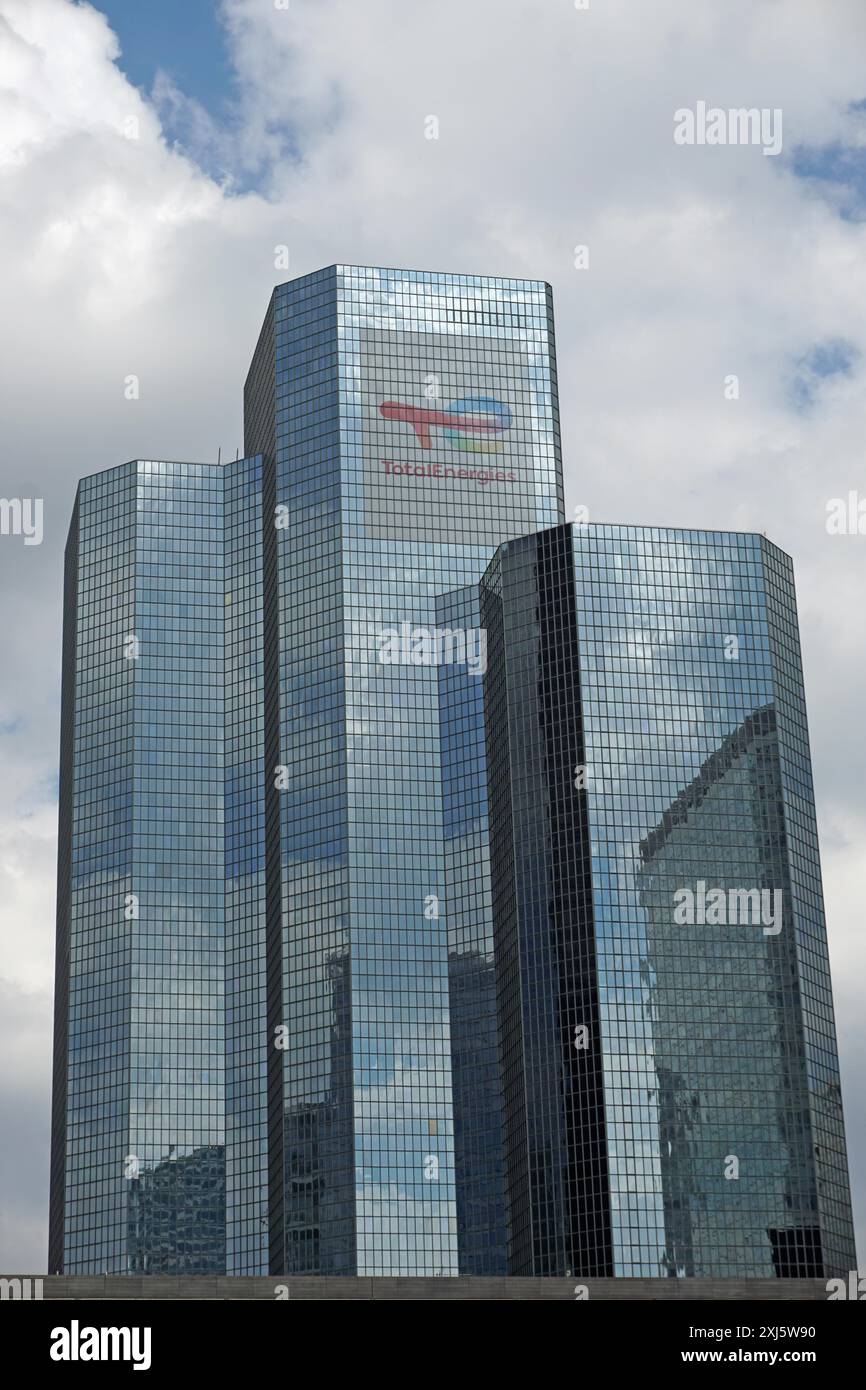 Glass facade of the Tour Coupole Total skyscraper, Total Energies, La ...