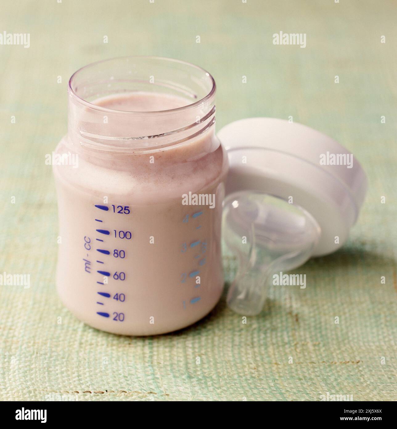 Baby almond hi-res stock photography and images - Alamy