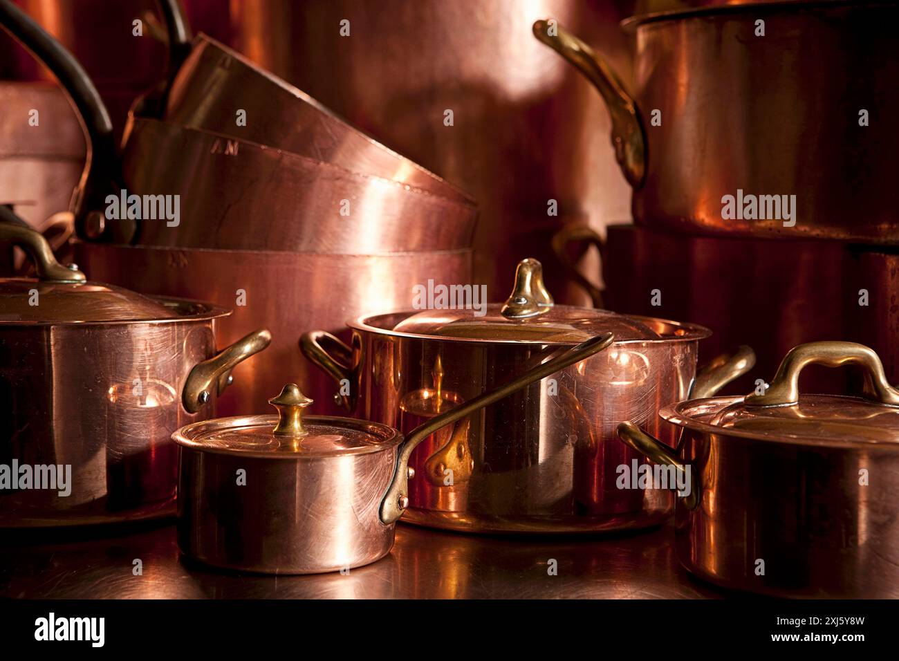 Copper cookware set Stock Photo - Alamy