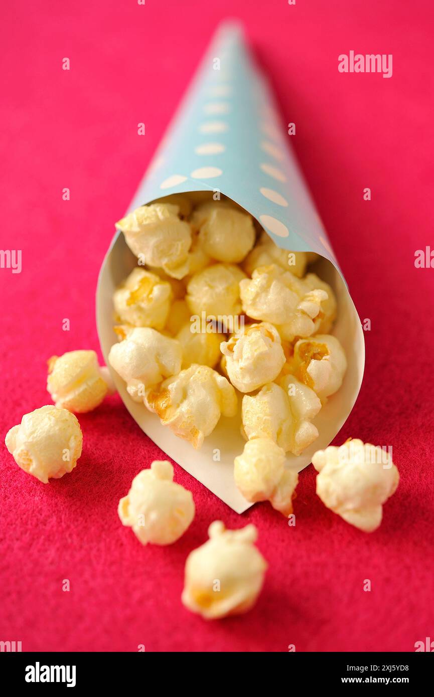 Cone corn hi-res stock photography and images - Alamy