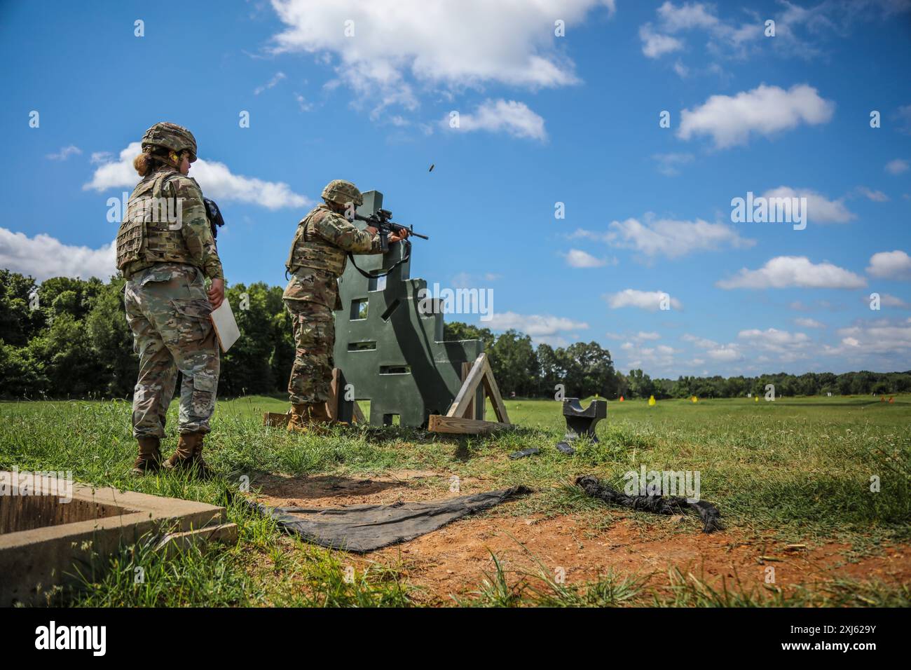 The Fort Campbell Medical Readiness Battalion Soldiers conducted M4 ...