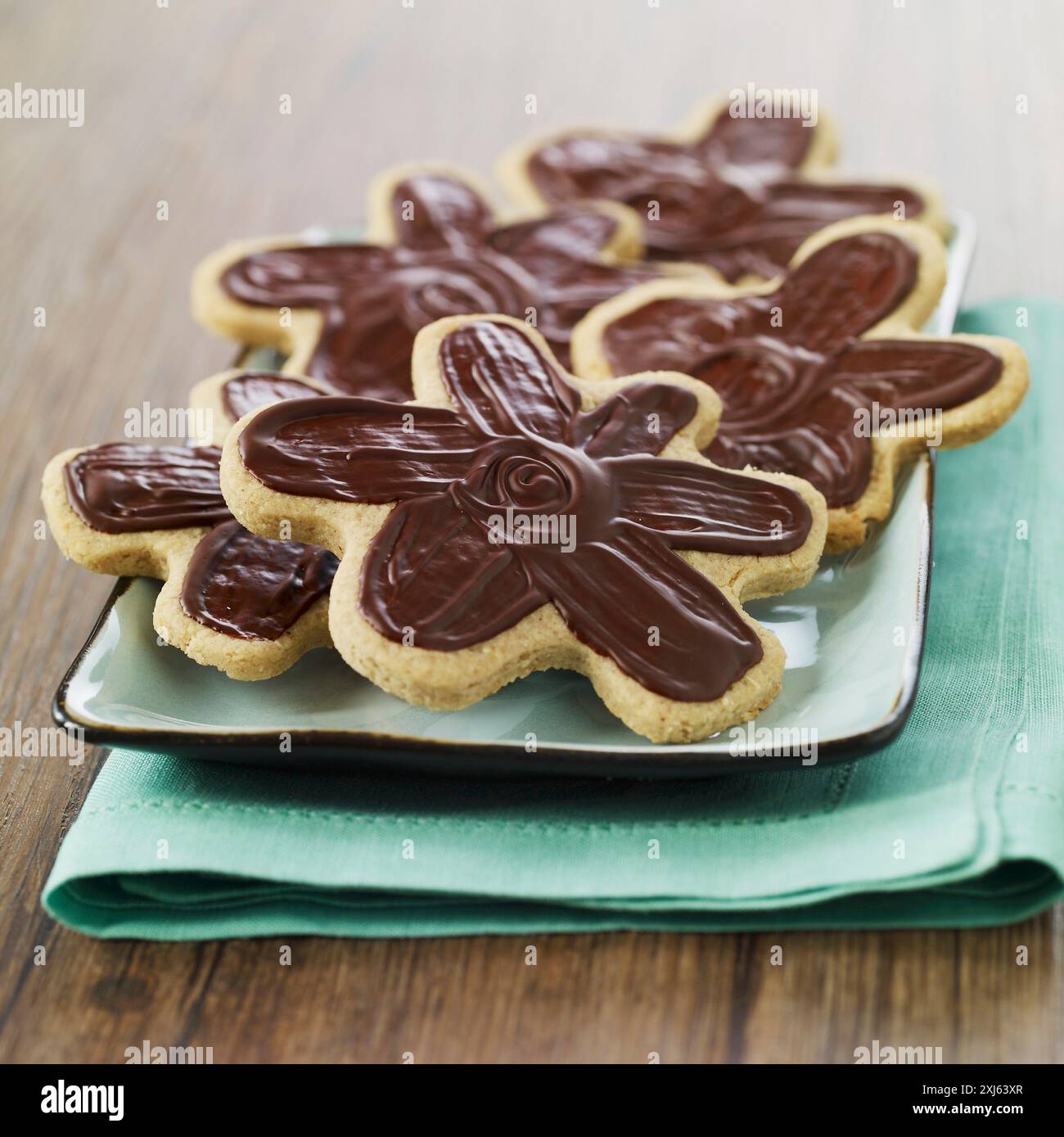 Chocolate coating cookies hi-res stock photography and images - Alamy