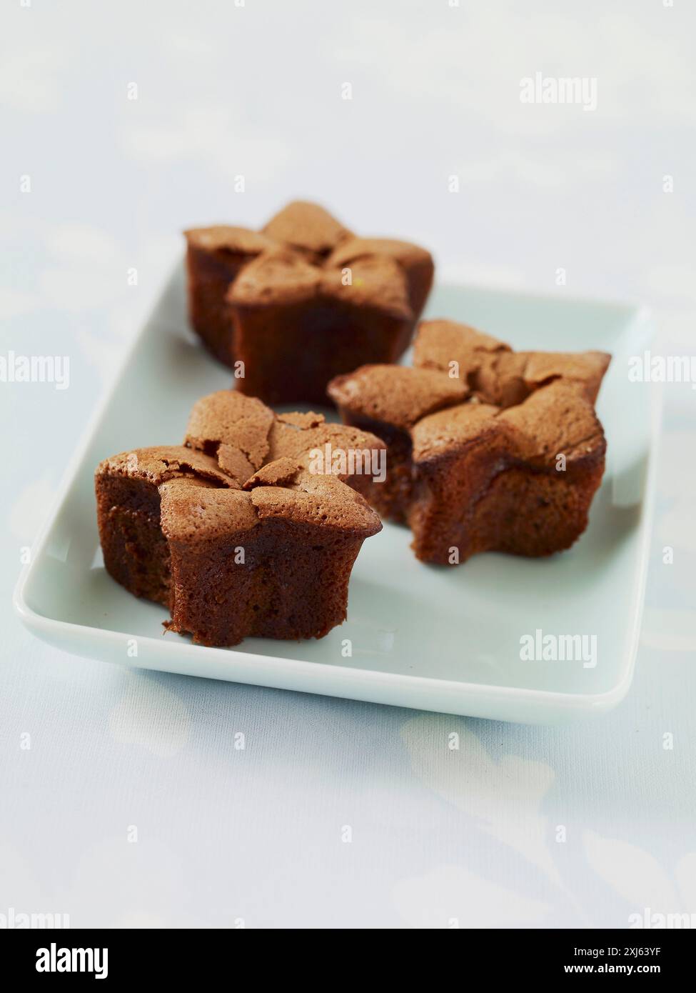 Star shaped chocolate hi-res stock photography and images - Alamy