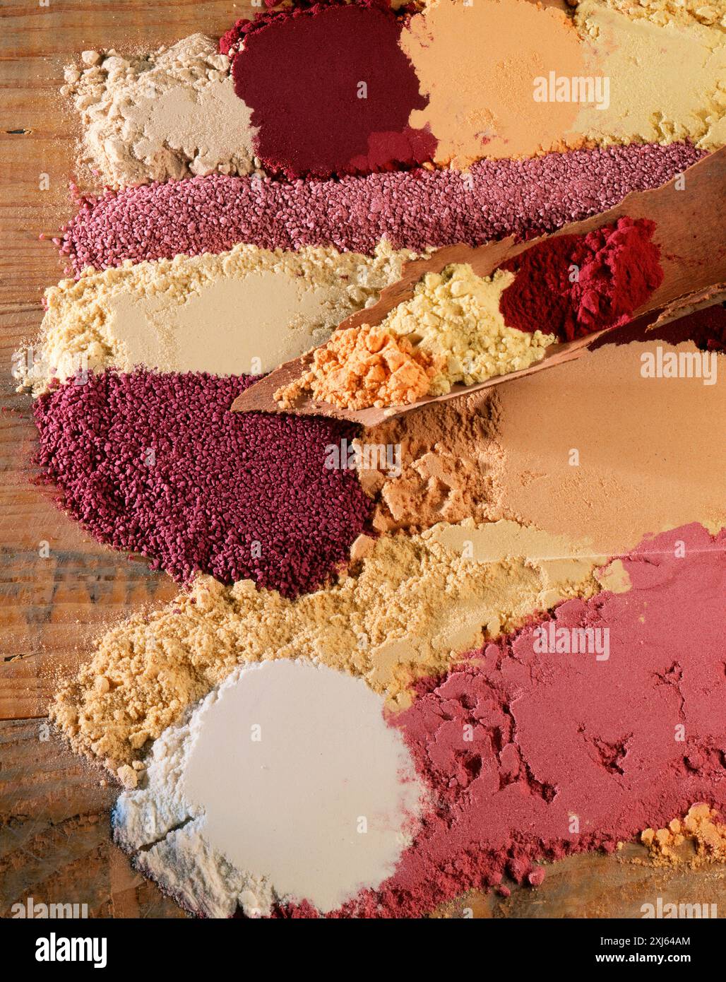 Pink food coloring powder hi-res stock photography and images - Alamy