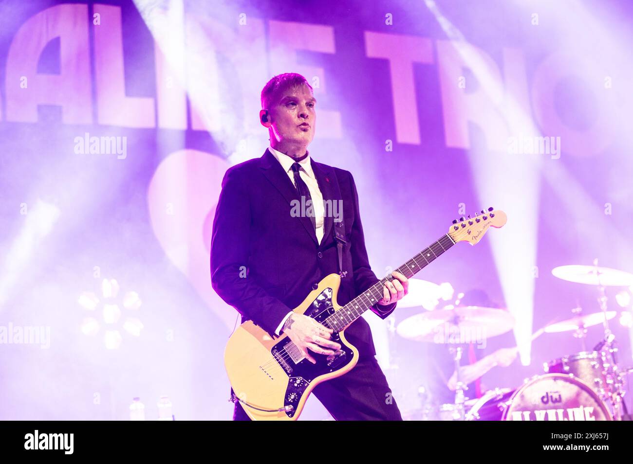 Blink 182 ex vocalist hi-res stock photography and images - Alamy