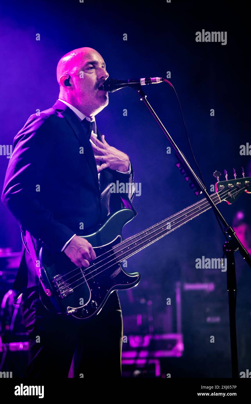 Alkaline trio bassist hi-res stock photography and images - Alamy