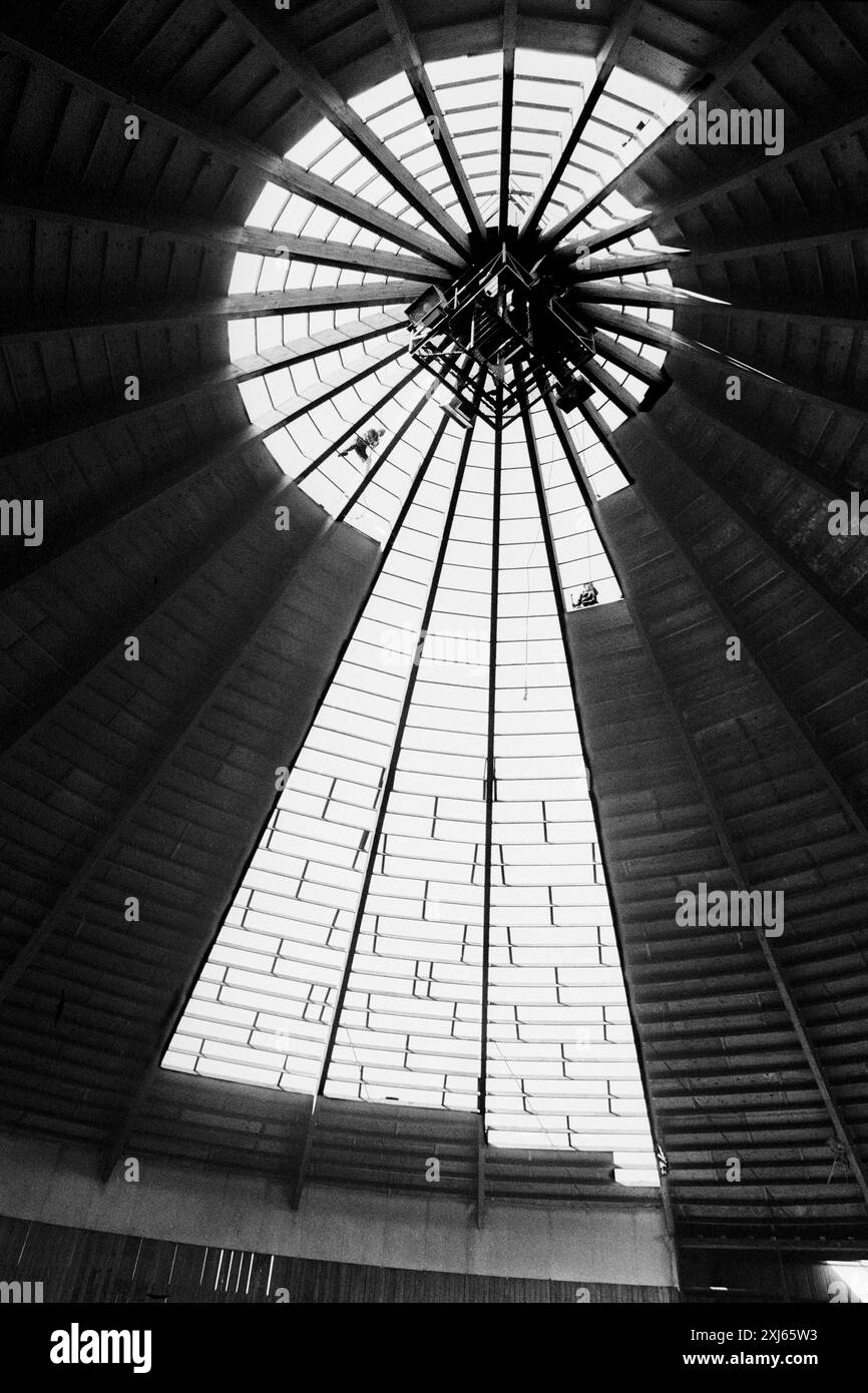 1984 demolition hi-res stock photography and images - Alamy