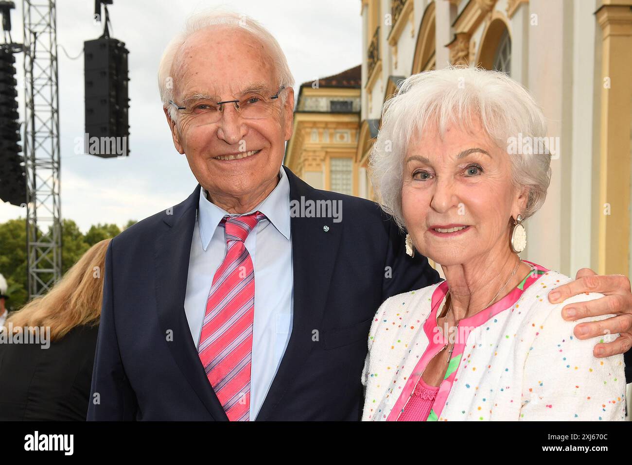 Edmund Stoiber und seine Ehefrau Karin beim Sommerempfang vom ...