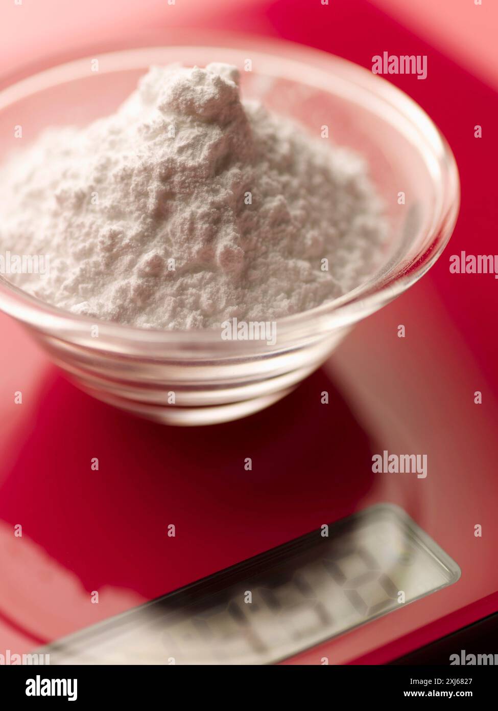 Weigh flour hi-res stock photography and images - Alamy
