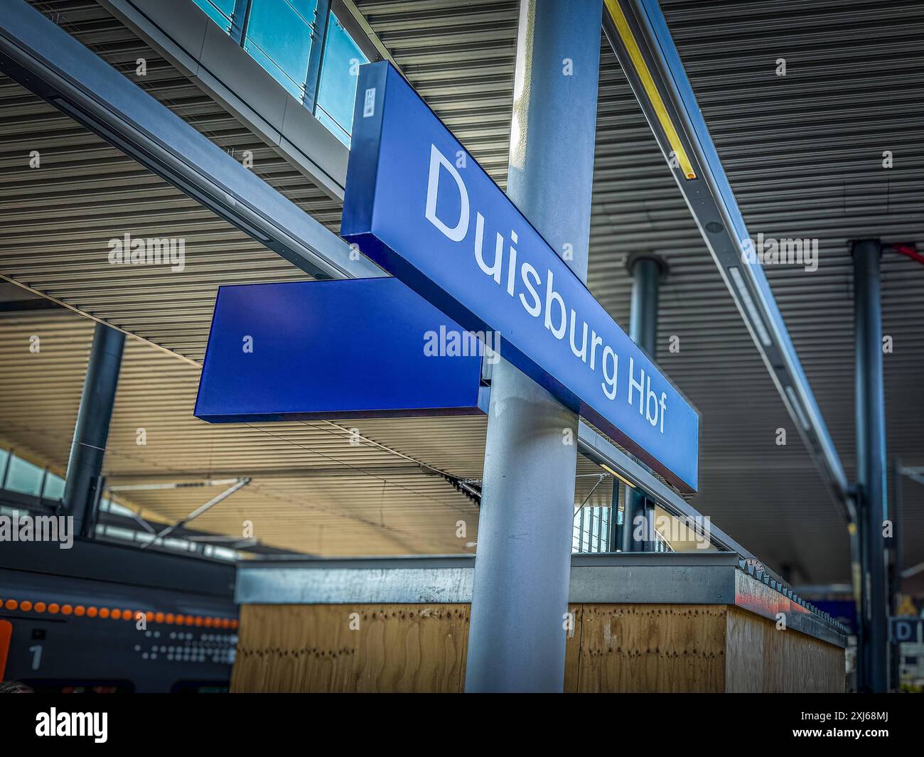 Duisburg Hauptbahnhof, Nordrhein-Westfalen, Deutschland, Gebäude ...