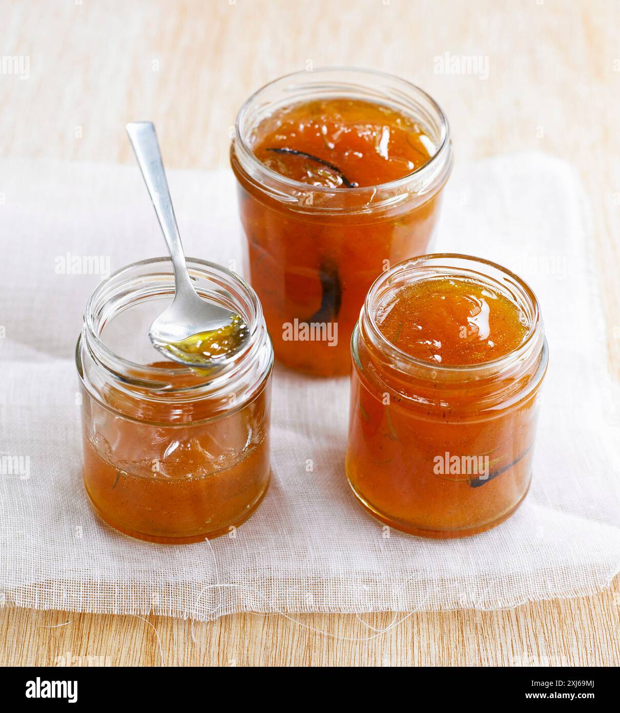 Fill jars hi-res stock photography and images - Alamy