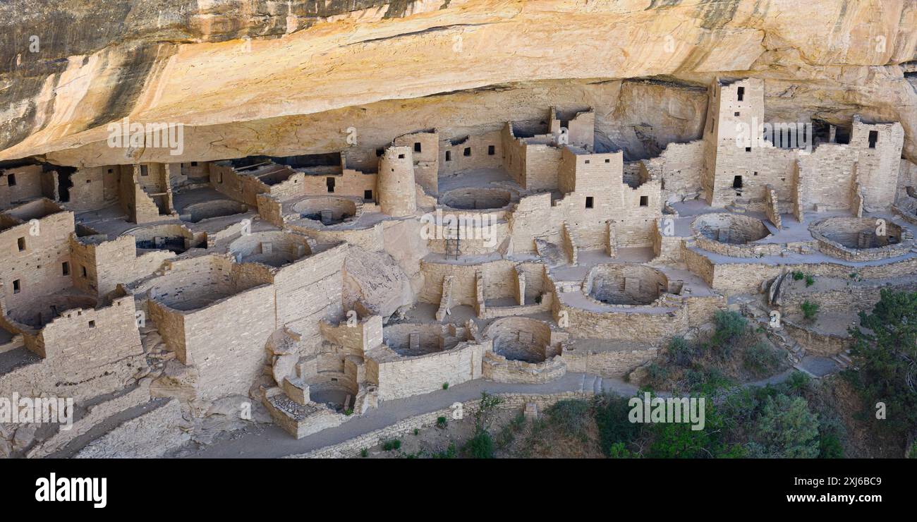 Overview of Cliff Palace dwelling of Ancestral Pueblo People in Mesa ...