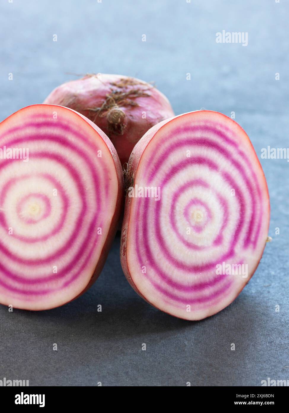Beetroot cut in half Stock Photo - Alamy