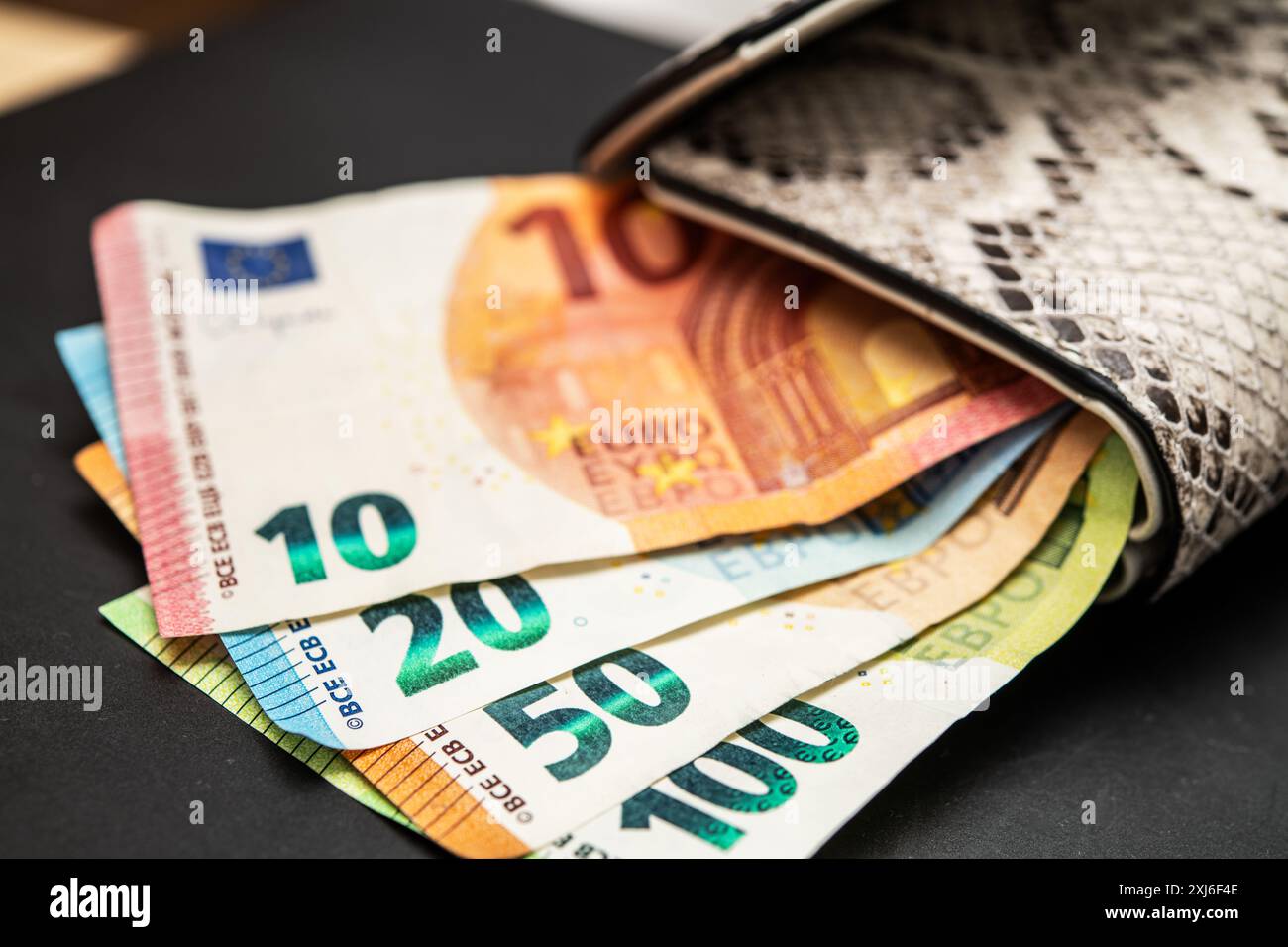 Dark image of banknotes hi-res stock photography and images - Alamy