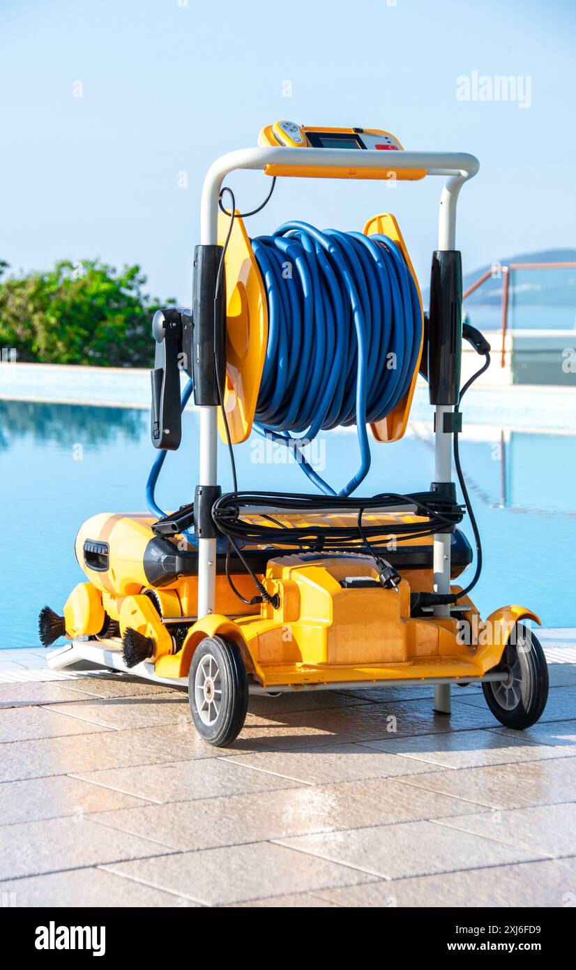 Pool cleaner cart hi-res stock photography and images - Alamy