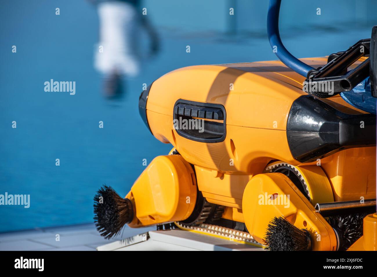 Smart pool cleaner hi-res stock photography and images - Alamy