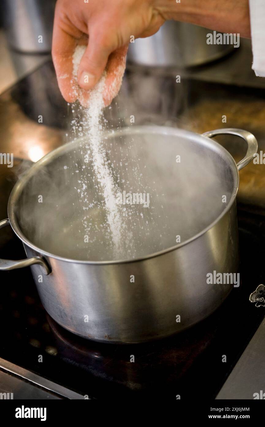 Sugar and water boiling hi-res stock photography and images - Alamy