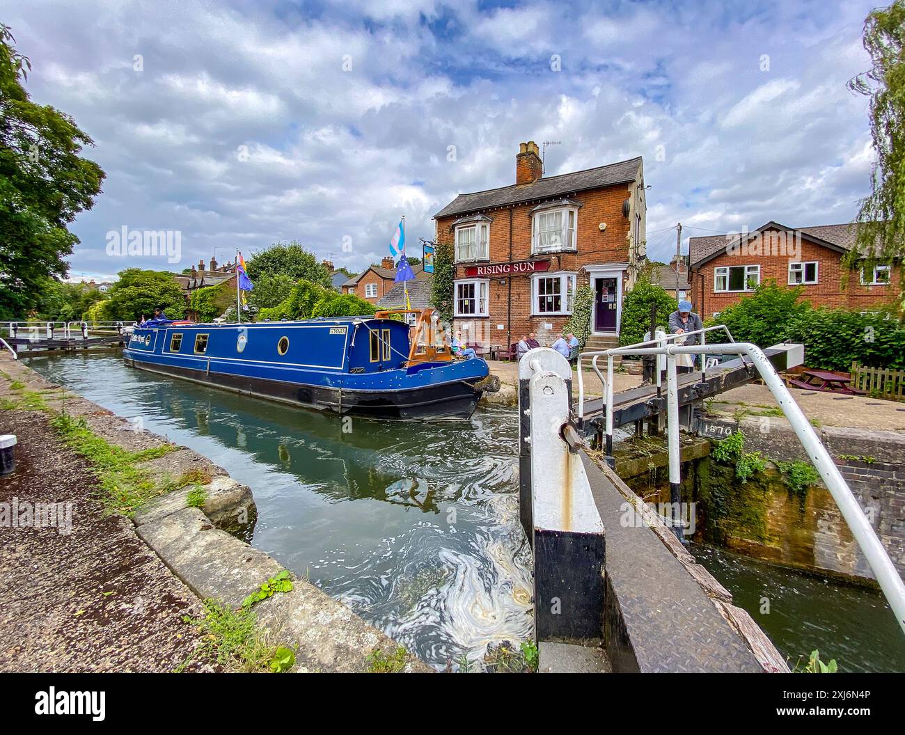 The Rising Sun, Grand Union canal, Berkhamsted Stock Photo - Alamy