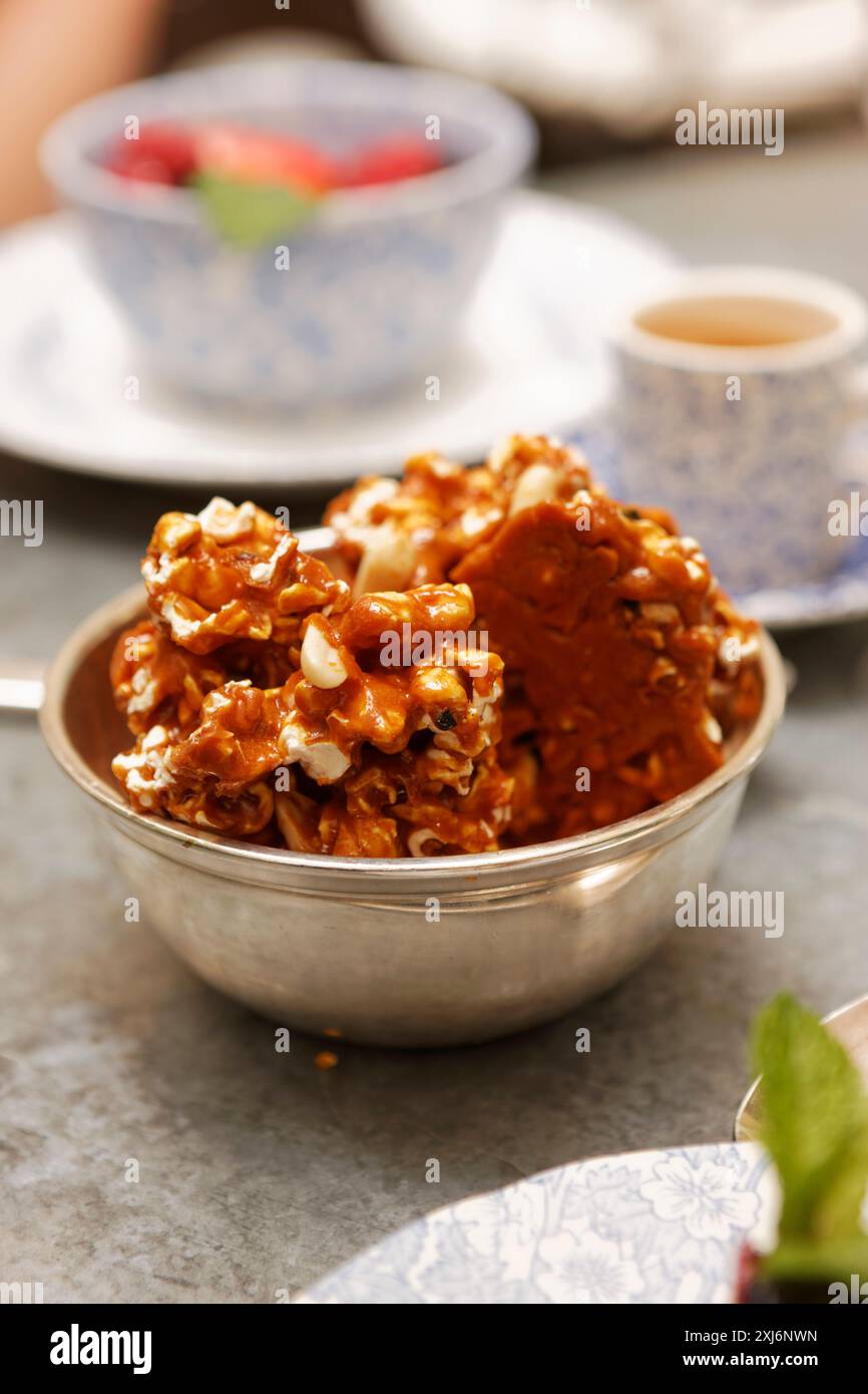 Peanut and carmel crunchy pudding Stock Photo - Alamy