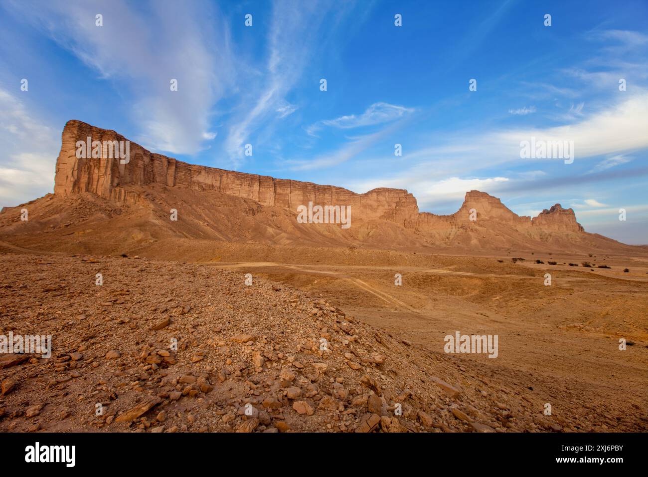 Tuwaiq hi-res stock photography and images - Alamy