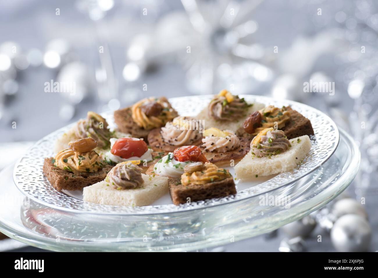 Mousse piping hi-res stock photography and images - Alamy