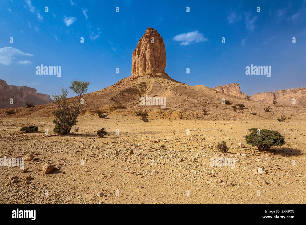 Tuwaiq Mountain landscape, Central Arabia, Saudi Arabia Stock Photo - Alamy