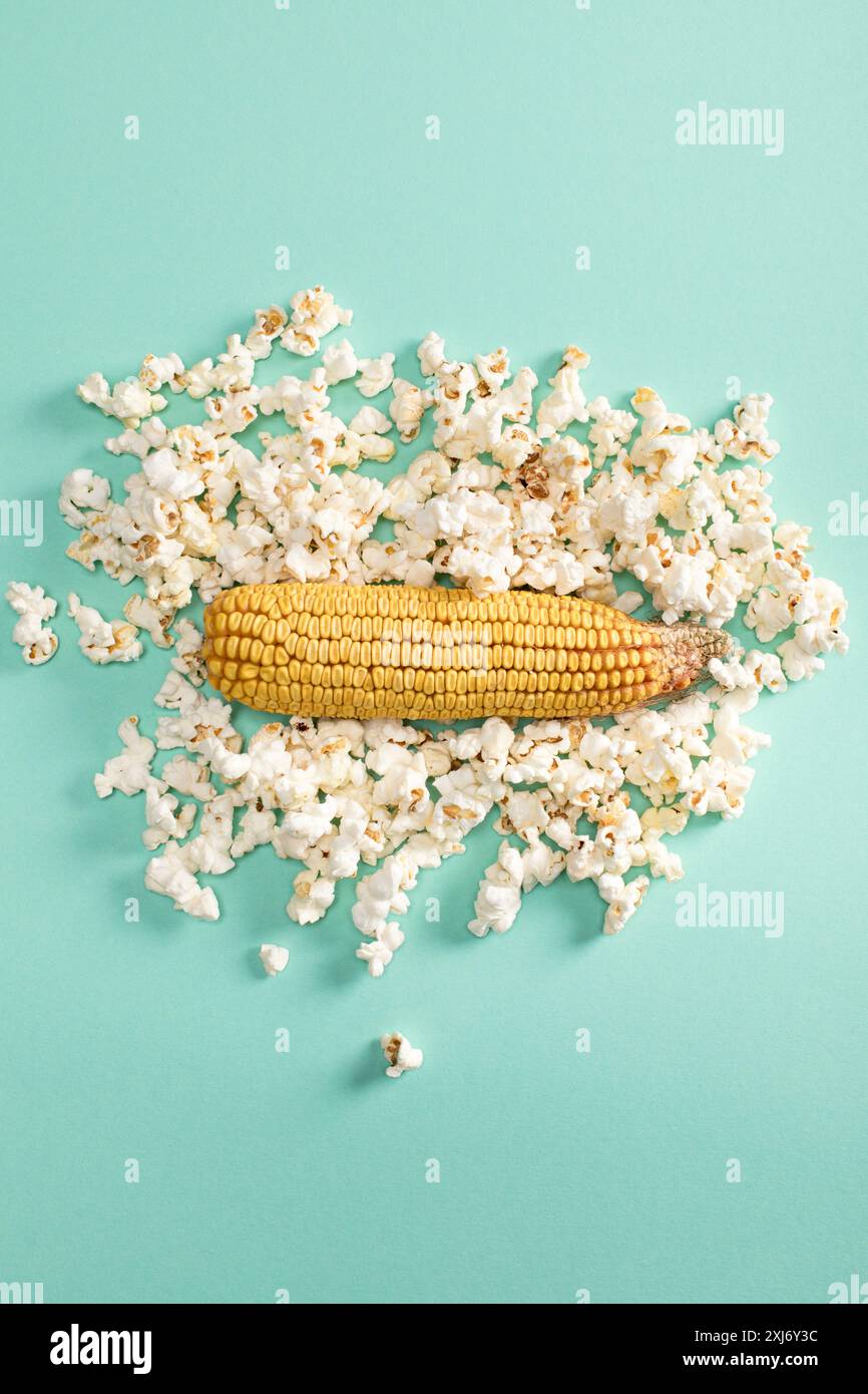 corn and popcorn kernels Stock Photo - Alamy