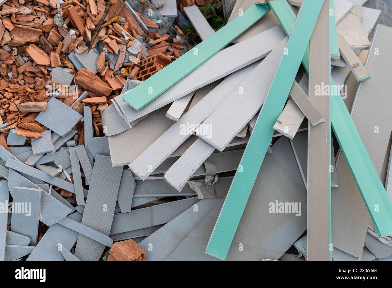 Plasterboard waste hi-res stock photography and images - Alamy