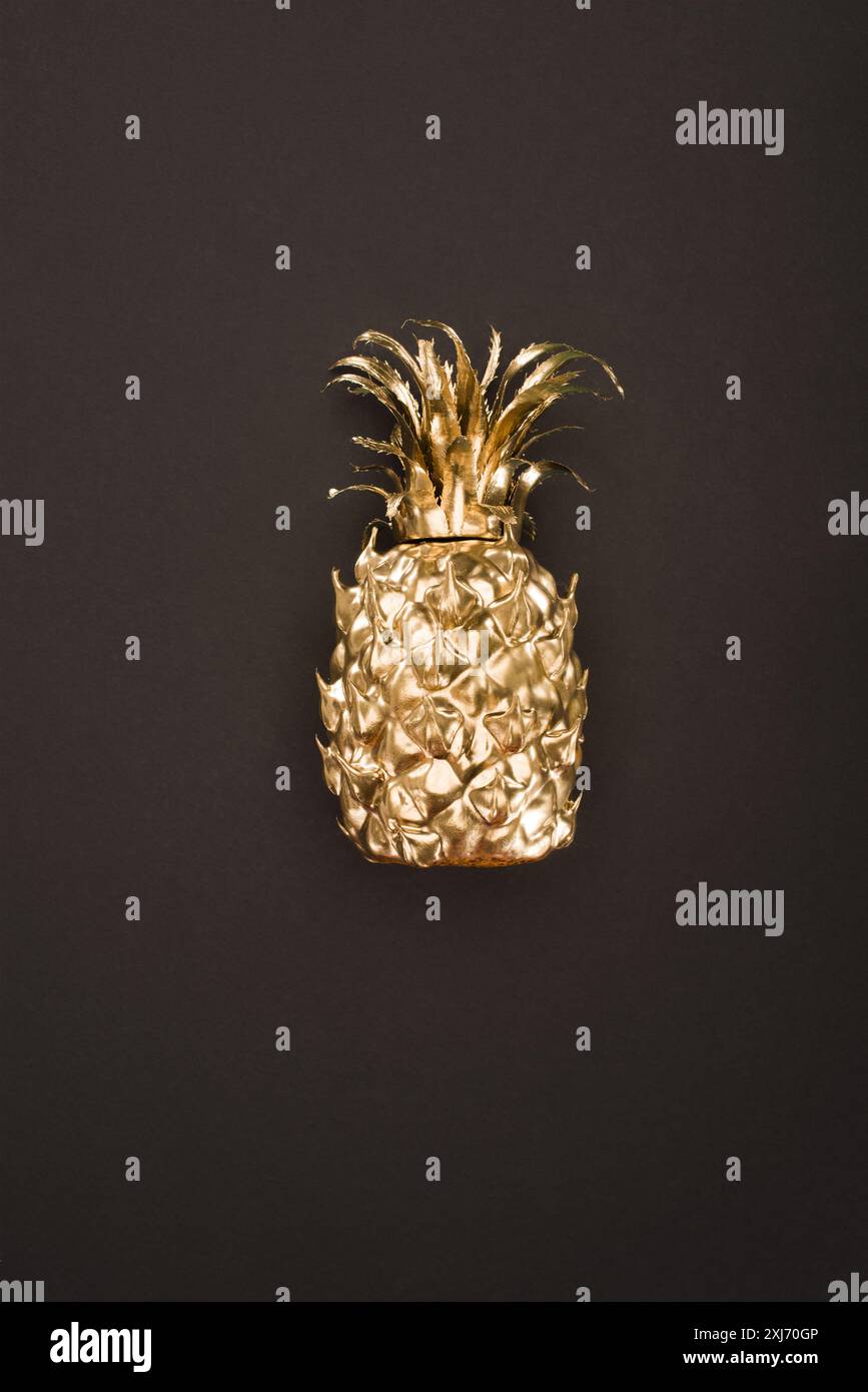 Gold pineapple isolated hi-res stock photography and images - Alamy