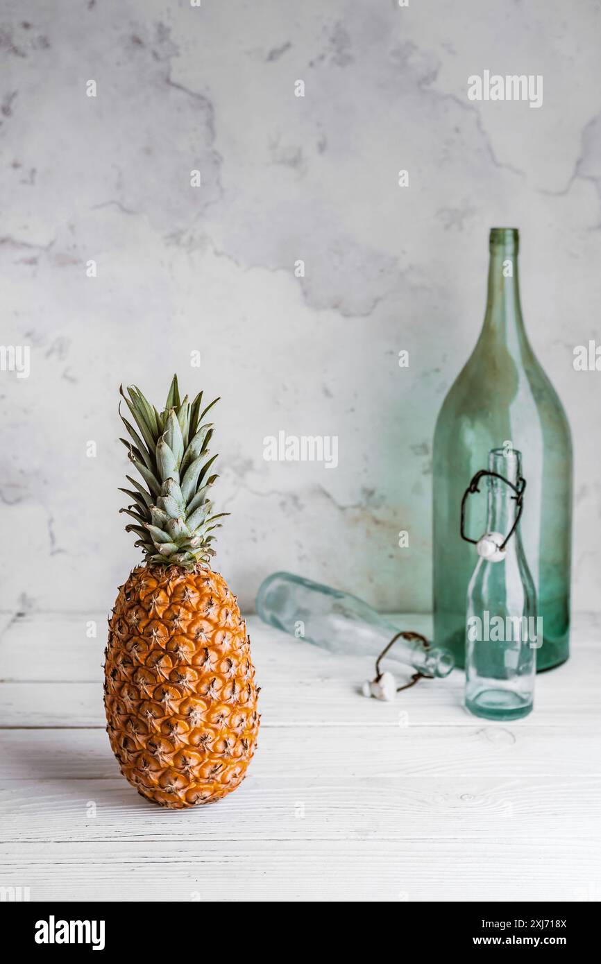 Pineapple bottom hi-res stock photography and images - Alamy