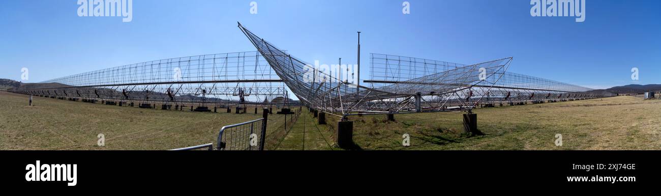 A panoramic view of the Mills Cross Radio Telescope at Molonglo ...
