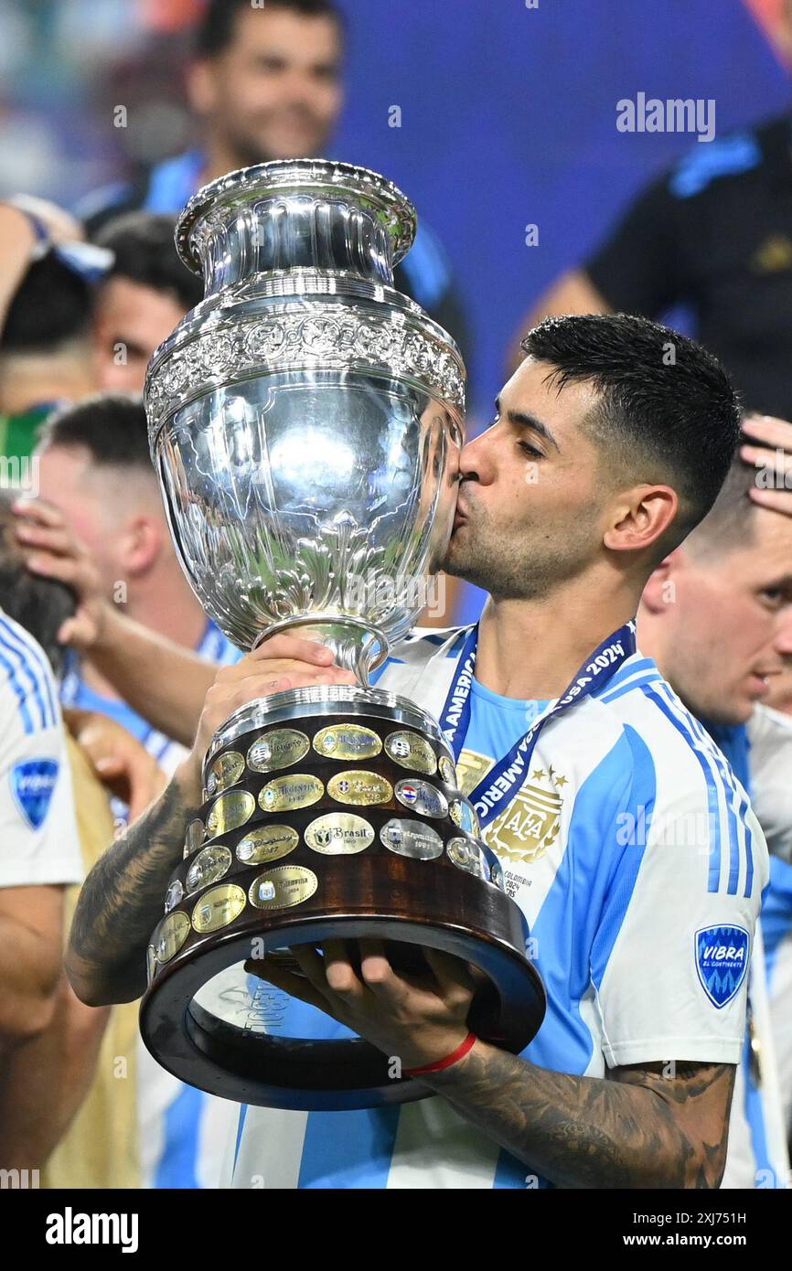 Copa america 2024 trophy hi-res stock photography and images - Alamy