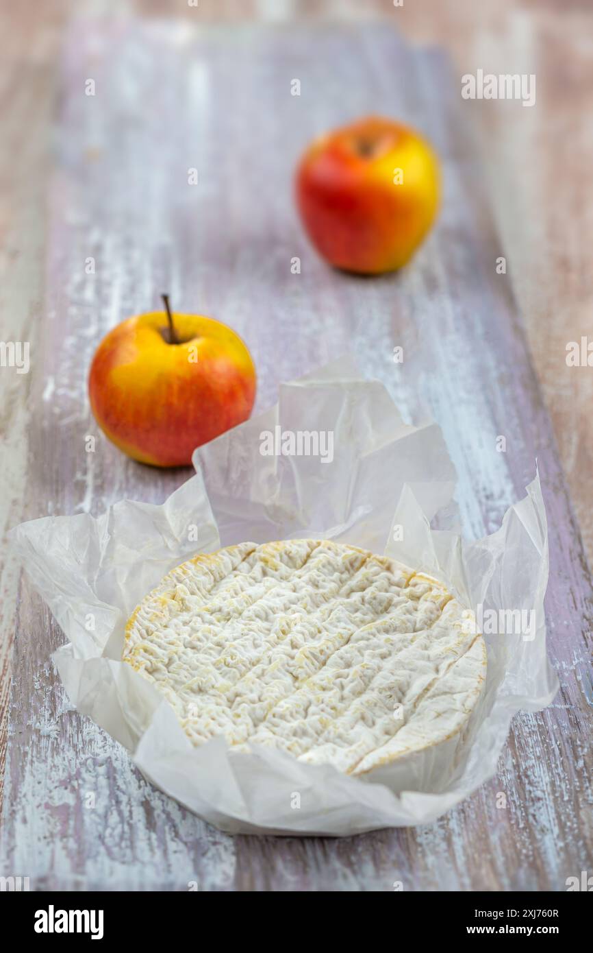Camembert cheese symbol hi-res stock photography and images - Alamy