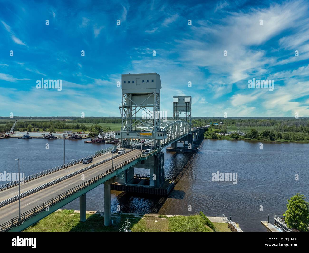 Cape Fear Memorial Bridge steel vertical-lift bridge in Wilmington ...
