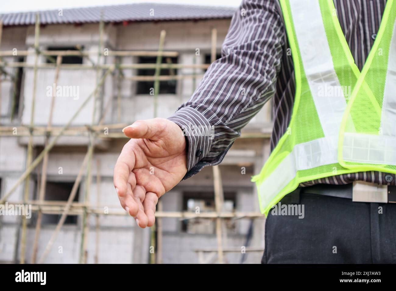 Attractive asian construction worker hi-res stock photography and ...
