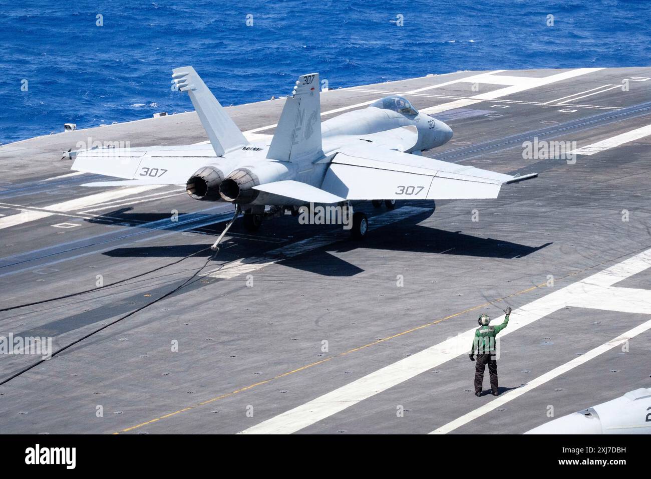 Tailhook hi-res stock photography and images - Alamy