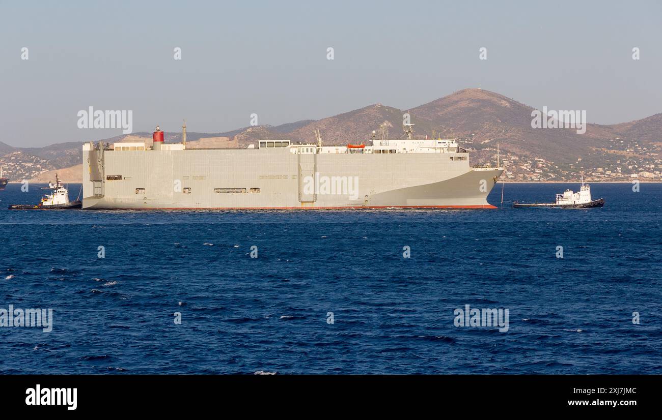 Vehicles carrier ship hi-res stock photography and images - Alamy