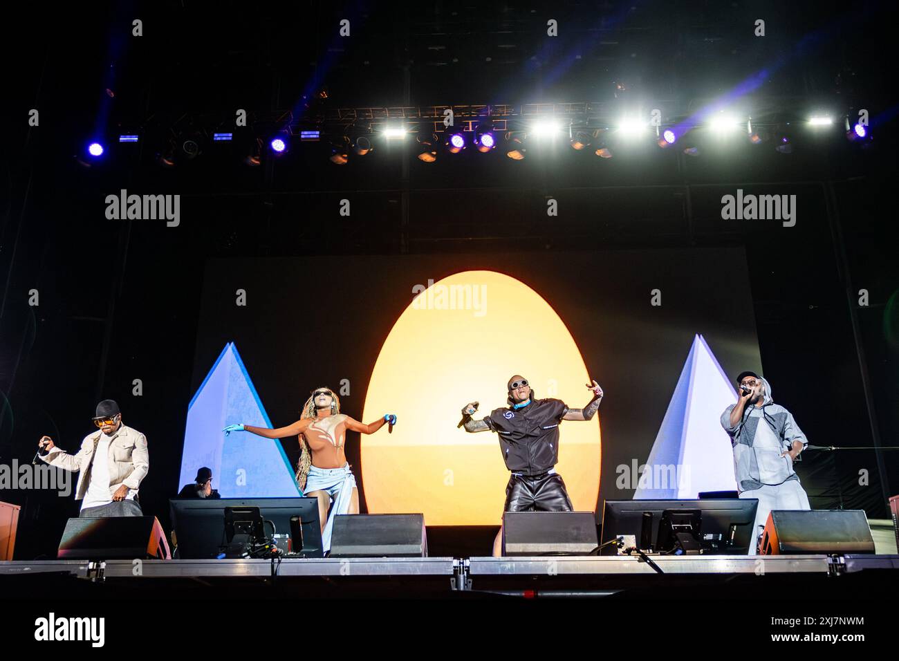 Will.i.am (William James Adams), Taboo (Jaime Luis Gomez), apl.de.ap ...