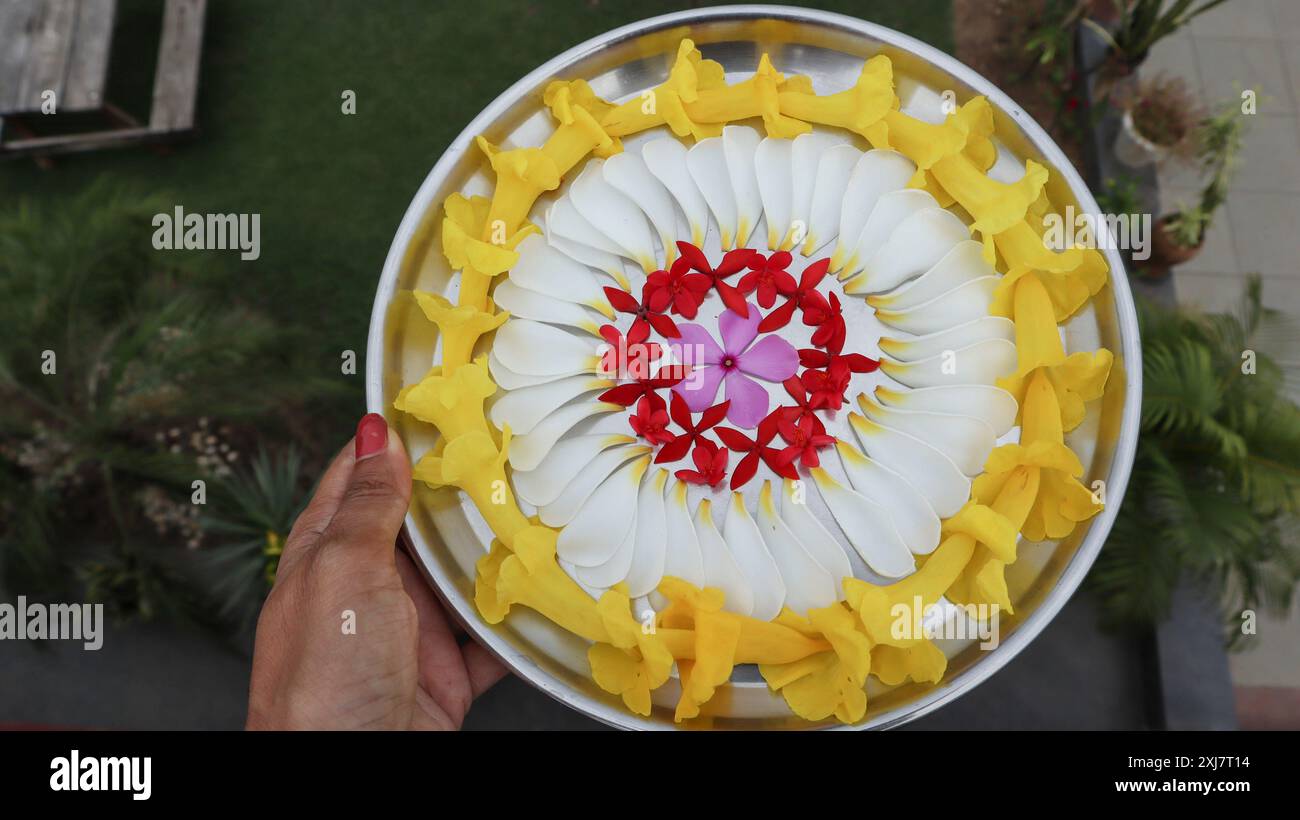 Aarti thali decoration hi-res stock photography and images - Alamy