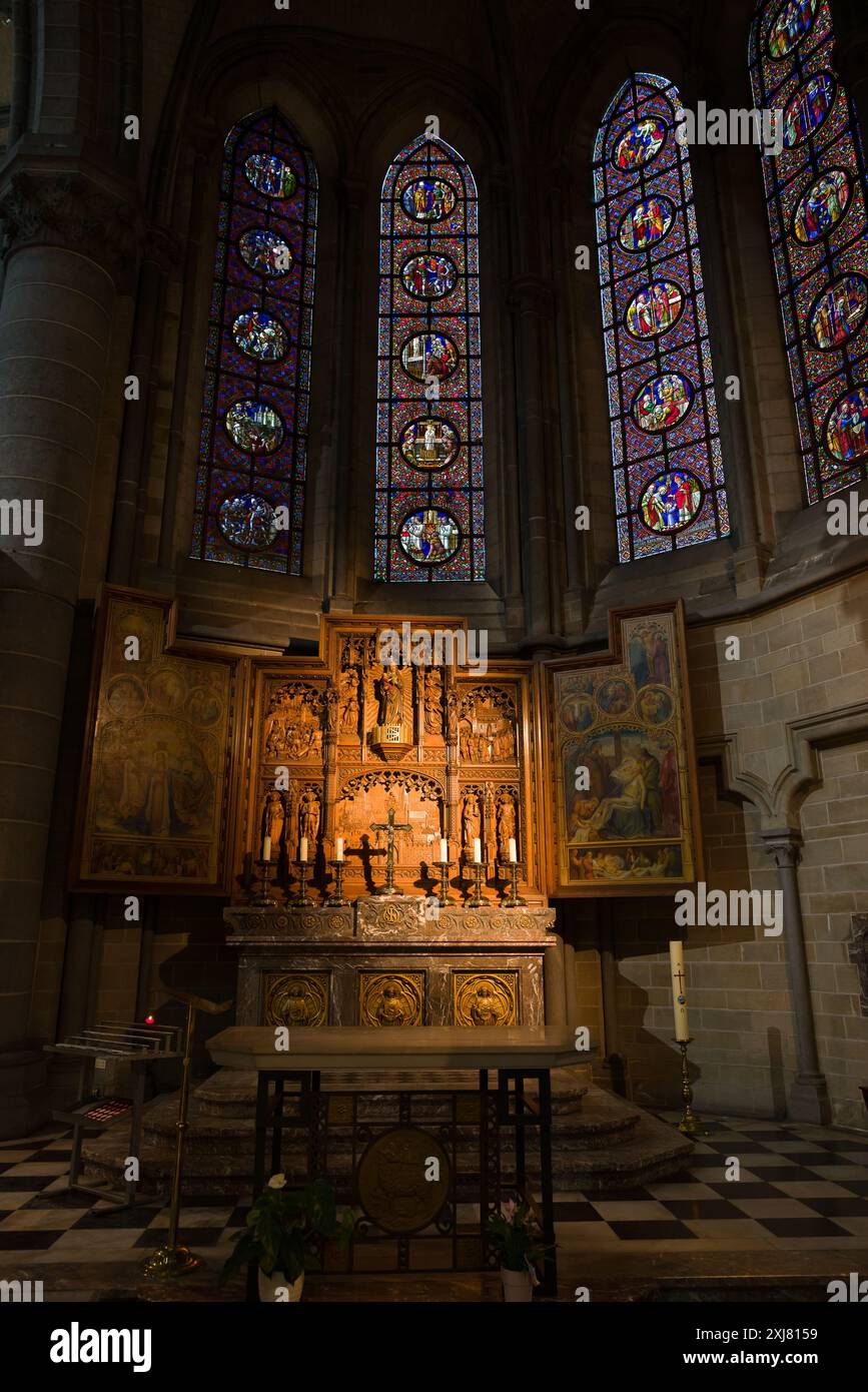 Details of altar piece in Ypres St. Martin's Cathedral, after WWI ...