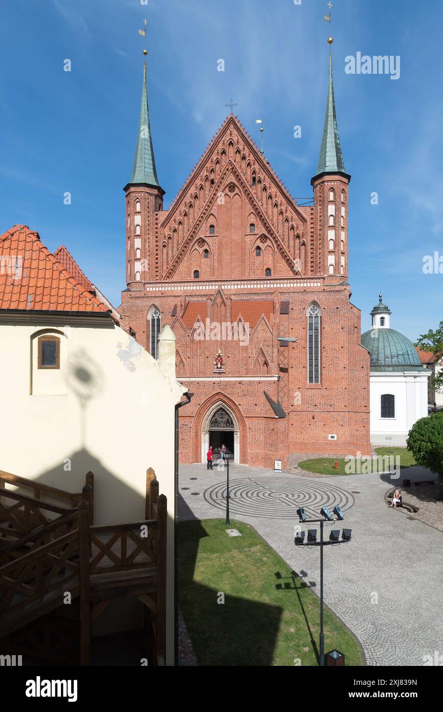 Gothic Archcathedral Basilica of the Assumption of the Blessed Virgin ...