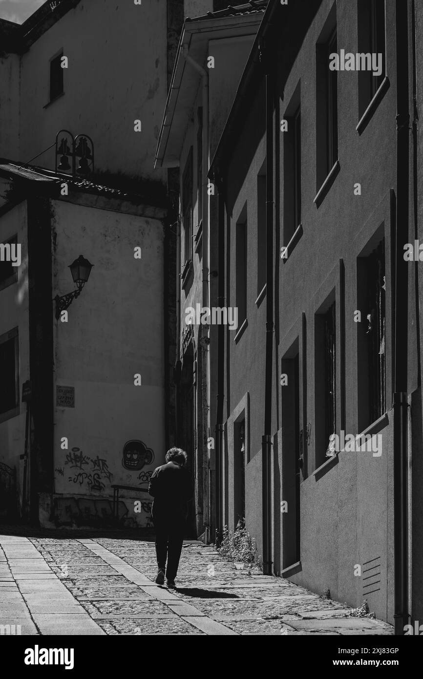 People walking in sunset Black and White Stock Photos & Images - Alamy
