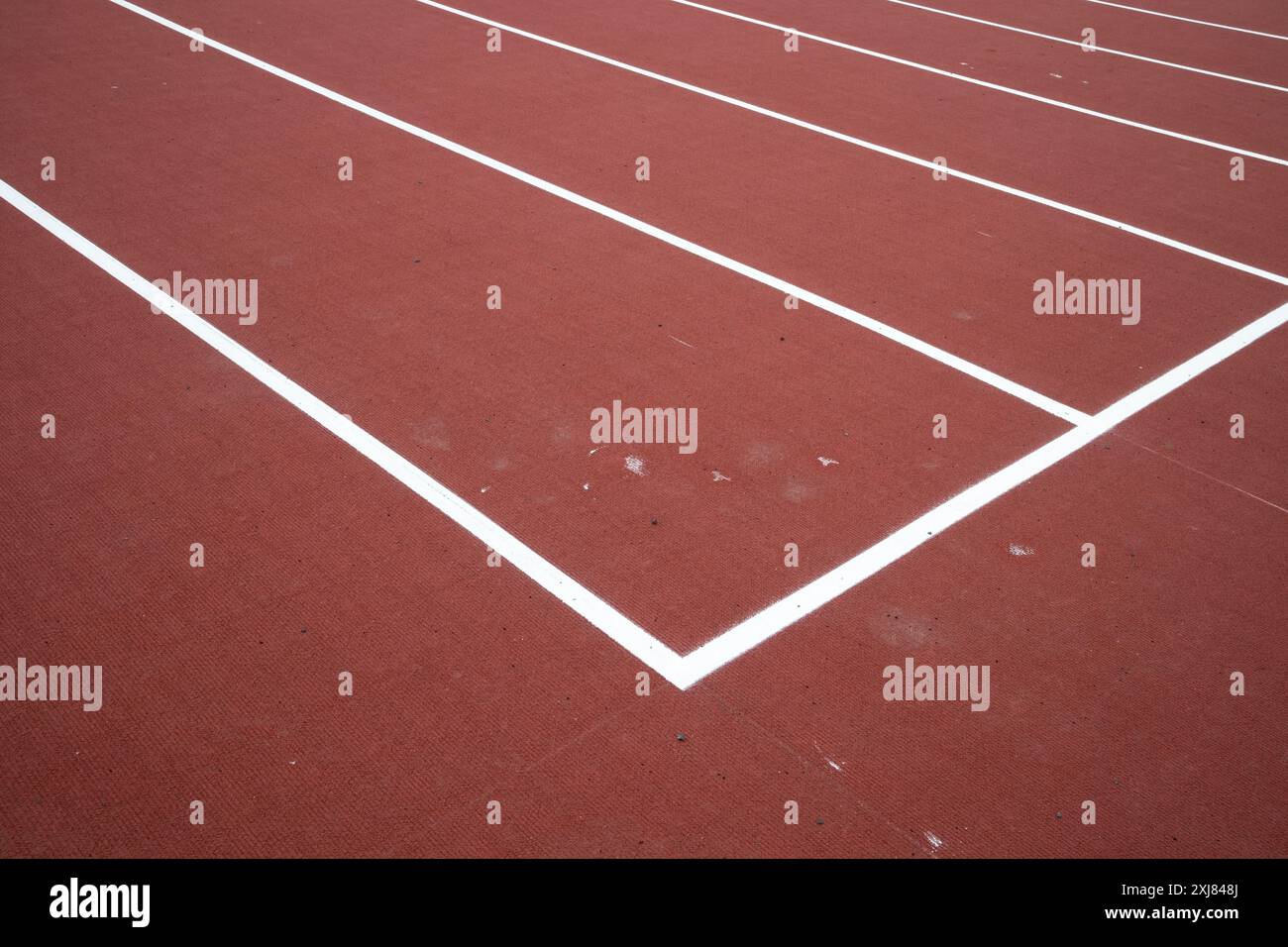 empty athletes running track outdoors Stock Photo - Alamy