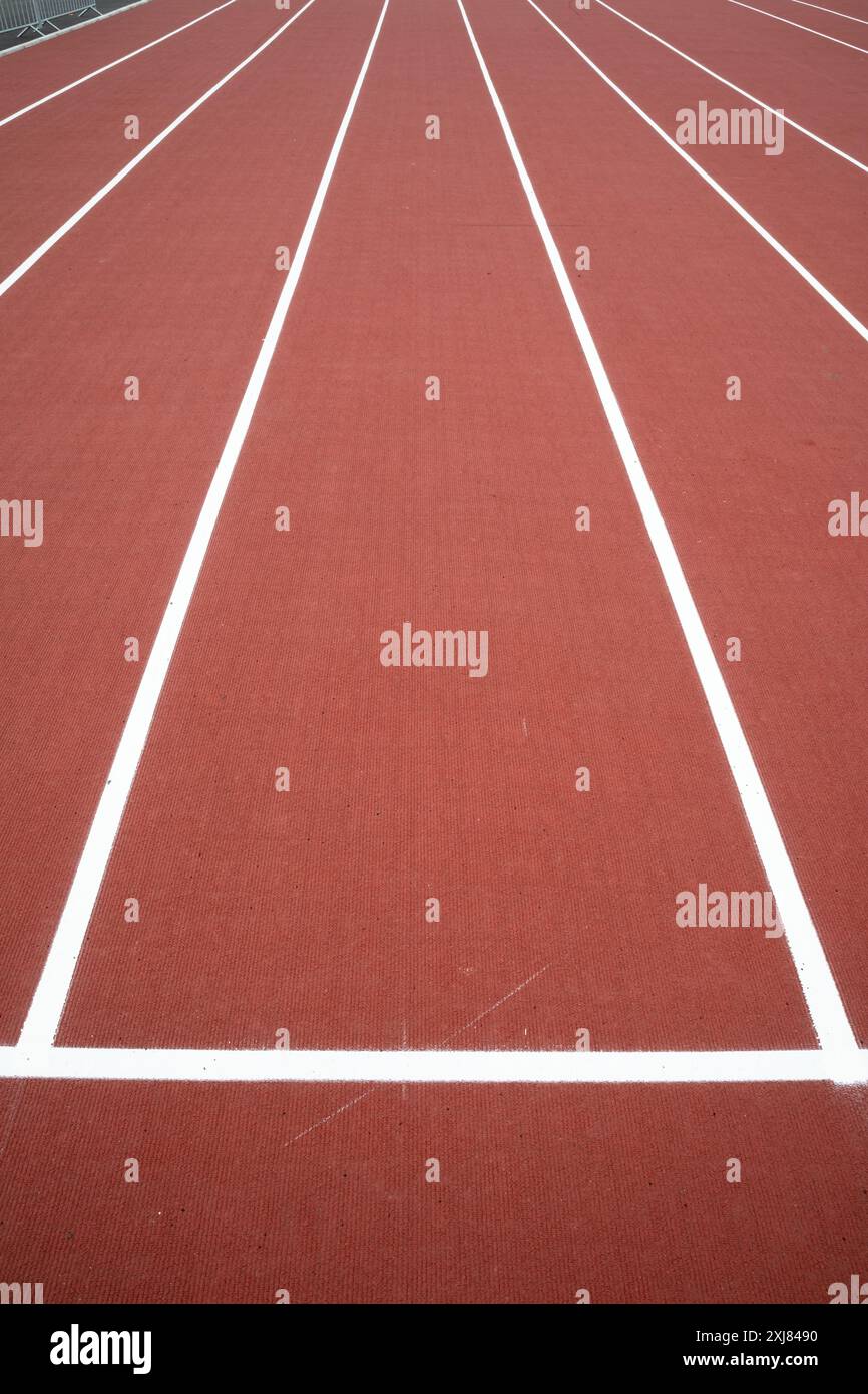 empty athletes running track outdoors Stock Photo - Alamy