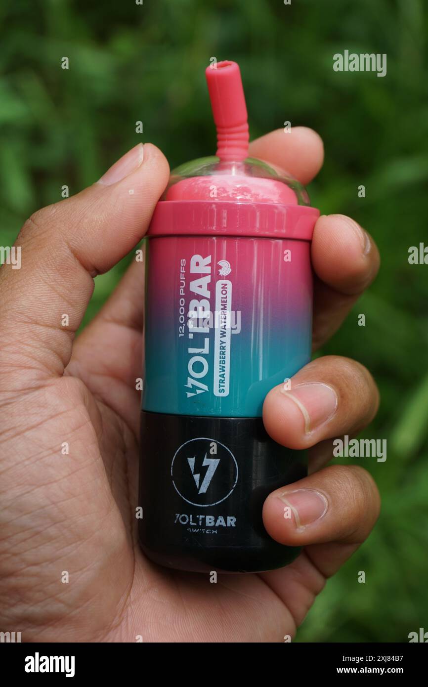 Voltbar vape hi-res stock photography and images - Alamy